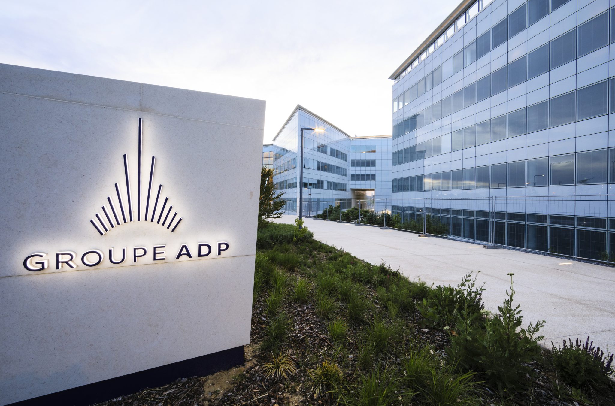 Spendensammlung zur Installation neuer Flugsimulatoren in Roissy ...